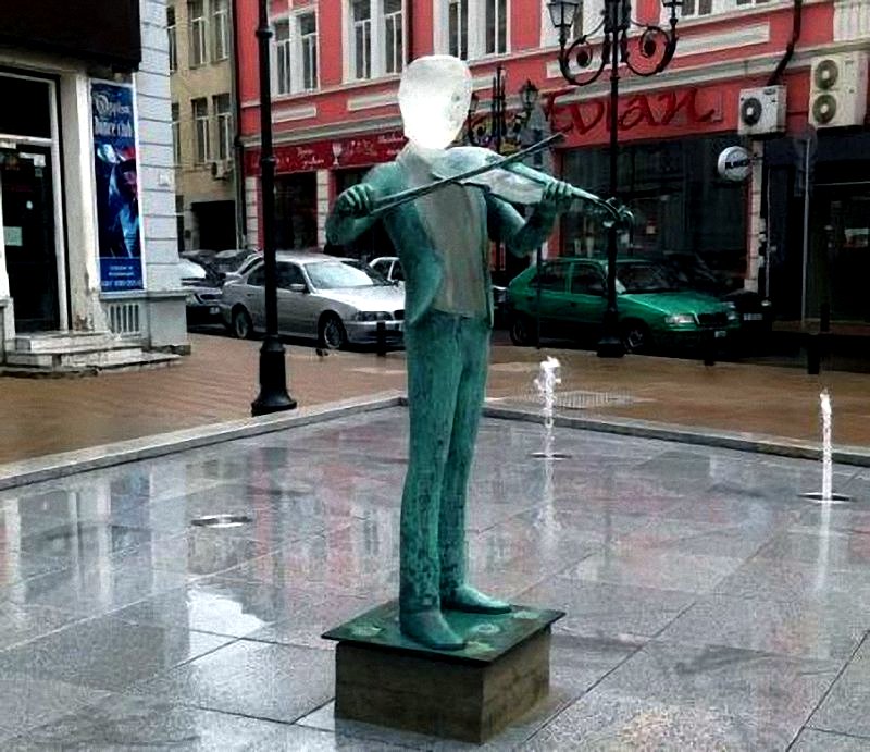 momche_s_cigulka-skulptura131 - TVN.BG